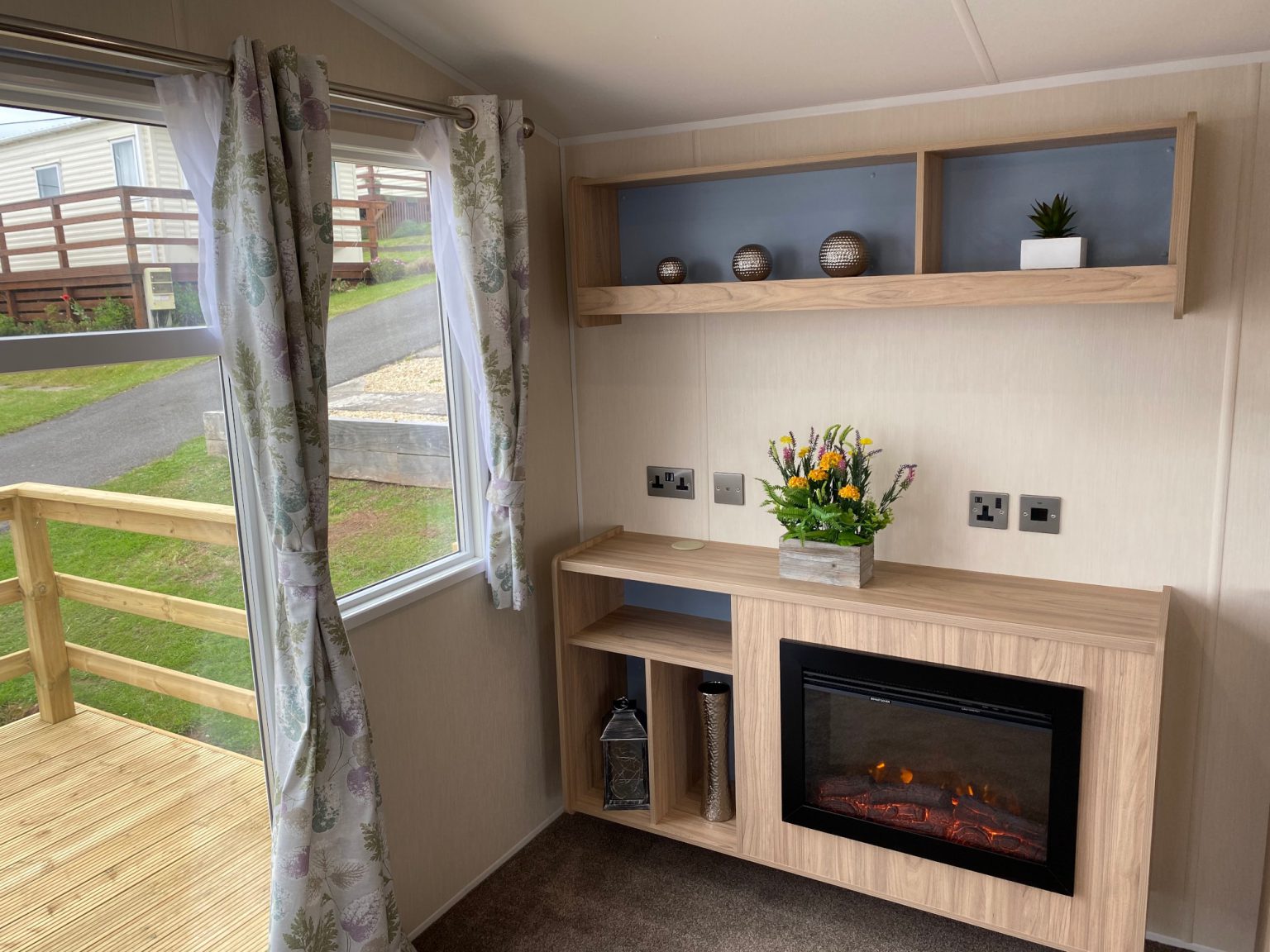 coast-caravan-park-clevedon-4e-relaxing-fire-place – Coast Caravan Park